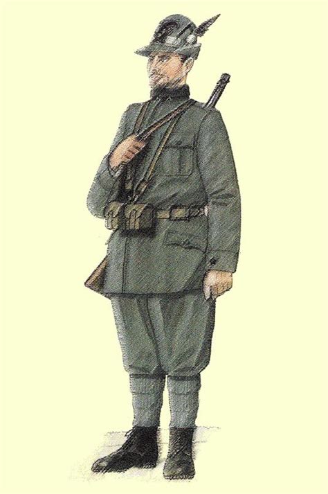 Aspirante Ufficiale Degli Alpini 1915 18 Elmetto Foto Autunnali