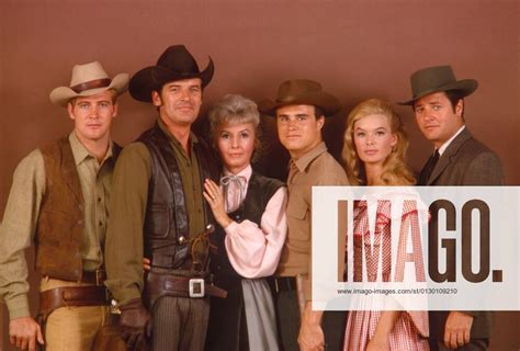 Lee Majors And Linda Evans Barbara Stanwyck And Lee Majorss Feud On
