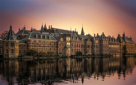 Sunset Binnenhof Es Un Complejo De Edificios En El Centro De La Ciudad