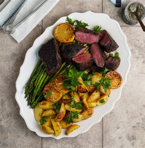Home Snake River Farms The Pioneers Of American Wagyu Beef