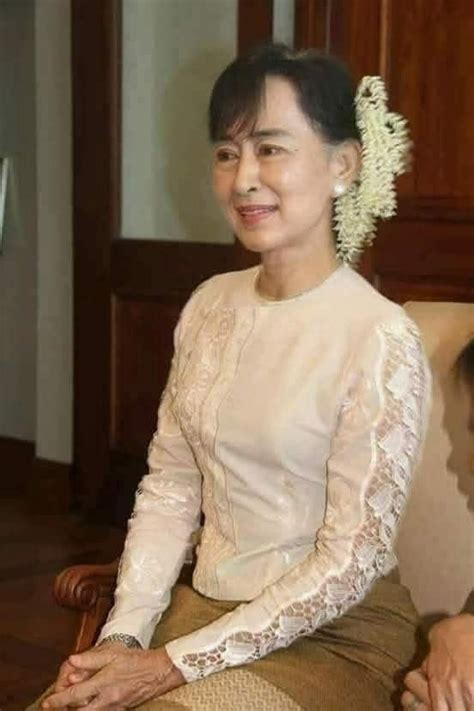 Ann တောင်းတန်းတခို မြူနှင်းလေလား မိုးတွေလားကွယ် ဝေဝါးနေဆဲ အားခဲလို့တက်ရင်း နှင်းစက်တွေက ရင