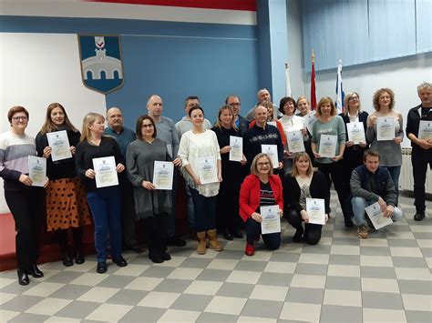 Podjela Diploma Polaznicima Opće Planinarske škole 2021 Hpd Bršljan
