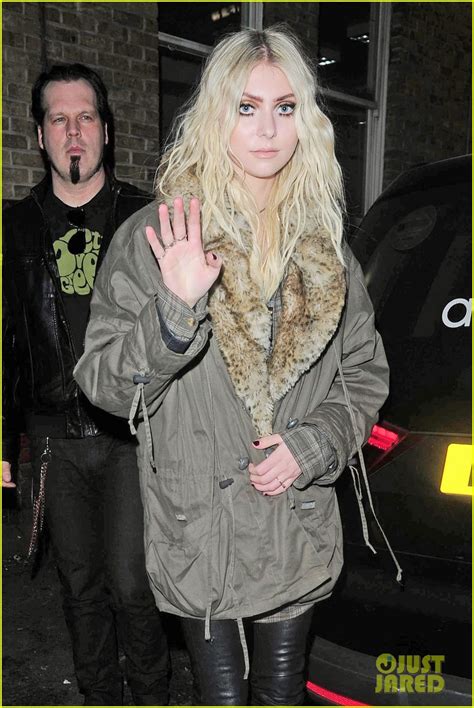 Taylor Momsen Still Disturbed By Tampon String Pictures Some A Hole