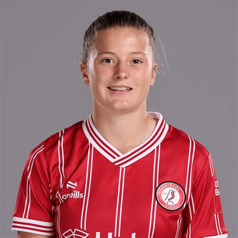 Teisar Signs Pro Deal Bristol City Fc