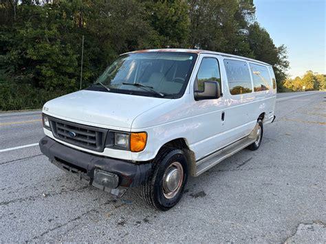 2004 Ford E350 Super Duty Passenger · Xlt Extended Van 3d
