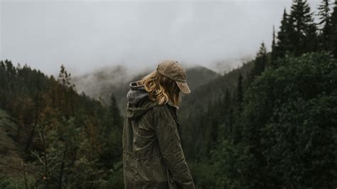 人剪影山脉森林雨水4k高清壁纸3840x2160免费下载 墨鱼部落格