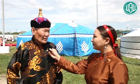 30 гаруй ардын дууг цээжилж дуулж яваа ардын дууны өв тээгч Д Даш