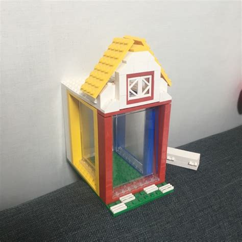 너는 서울 냄새 맡으러 친구들과 놀러 나갔고 오늘 밤은 부모님 댁에서 잔다 보고 싶네 그리고 그게 다 부재가 불안을 불러오지 않는다는 것 어떻게 가을이 온 걸까