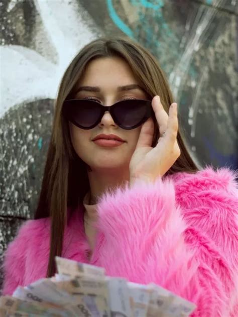 7 Different Types Of Sunglasses For Ladies Tradeindia Webstories