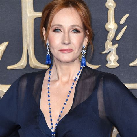 Jk Rowling Is Getting Roasted On Twitter For Her Novel About Getting