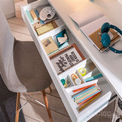 Хичээлийн ширээ