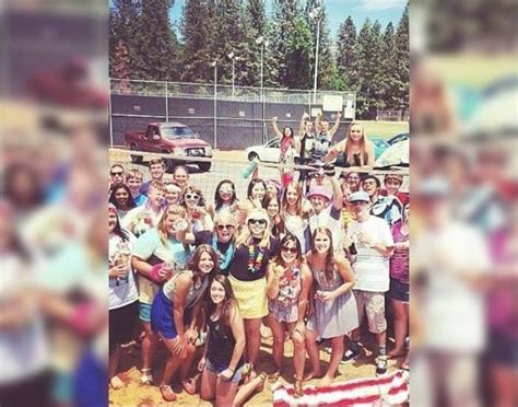 26 Of The Most Epic Senior Pranks Of All Time Senior Pranks Pranks High School Senior Pranks
