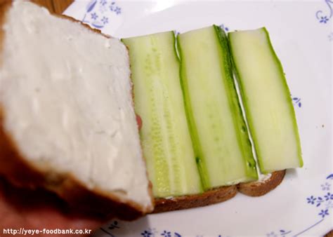 크림치즈 오이샌드위치