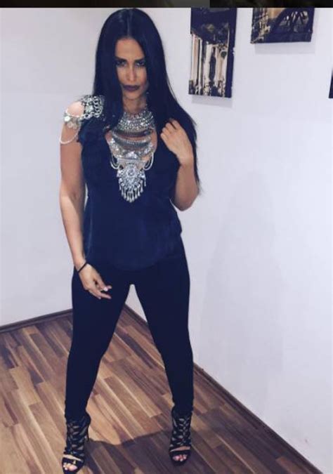 Познатата пејачка мака мачеше со килограмите а сега нема да ја познаете Сител Телевизија