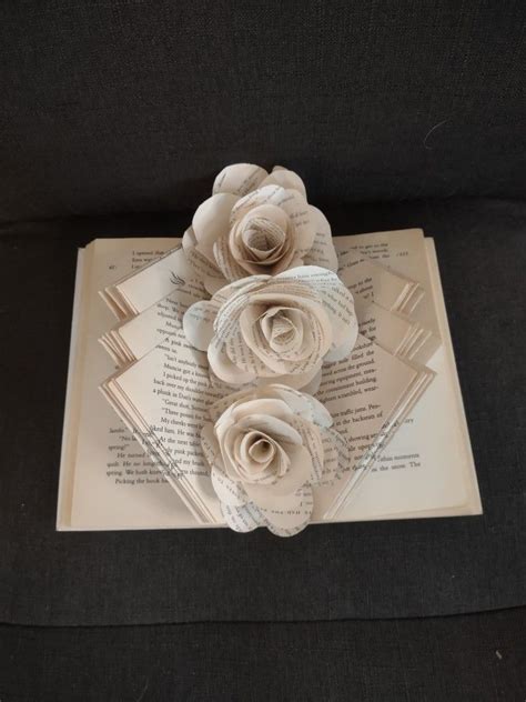 30 Minute Book Sculpture Free Tutorial On Youtube Folded Book Art