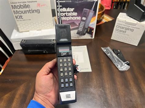 Vintage Ct 301 Cellular Phone From Radio Shack In Original Box