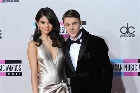 Selena Gomez Kissing Justin Bieber In Bed