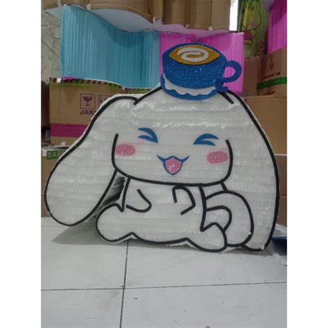 Pinata Cinammon Roll Shopee Malaysia