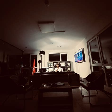 Mohammad Ahangari Asl ‎تهش چیزی نبود ارزششم نداشت حال کن؛ فقط با خودت