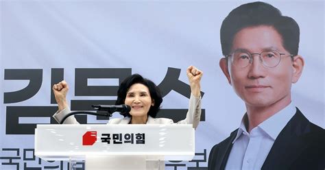 김문수 부인 설난영 기자들과 첫 문답 “영부인의 역할은…”