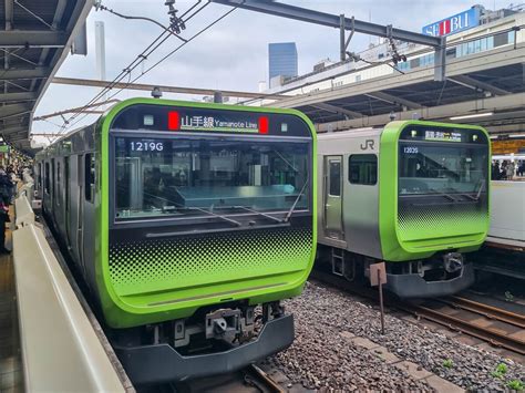 Tokyo Jr East Zwei Züge Der Yamanote Line Im 1219g Und Gegen 1209g Den Uhrzeigersinn Im