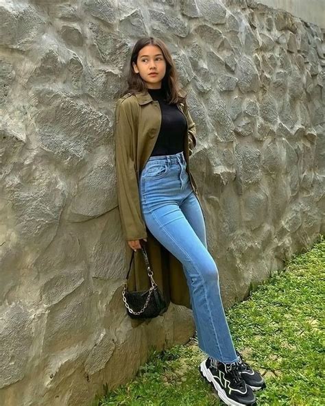 Pin Oleh Ravskcdha 2293 Di Perempuan Model Pakaian Gaya Model Pakaian Gaya Elegan