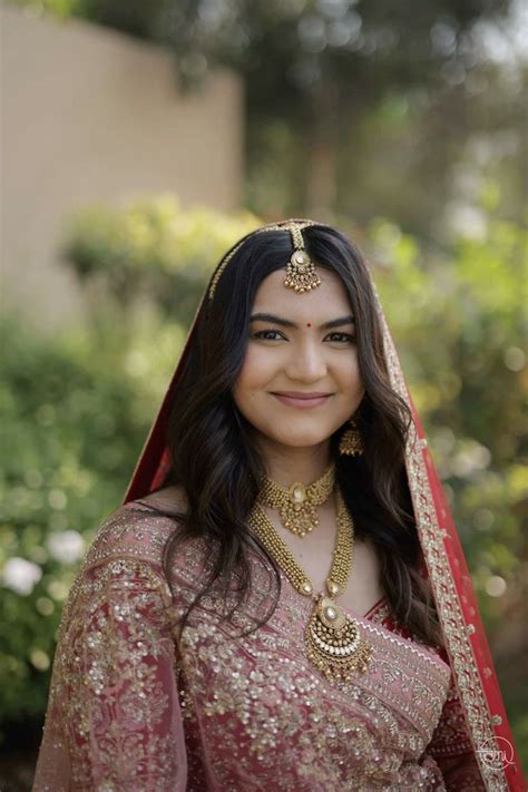 Natural Makeup For Indian Bride Makeup By Rhea Patel Indian Bride Makeup Indian Wedding