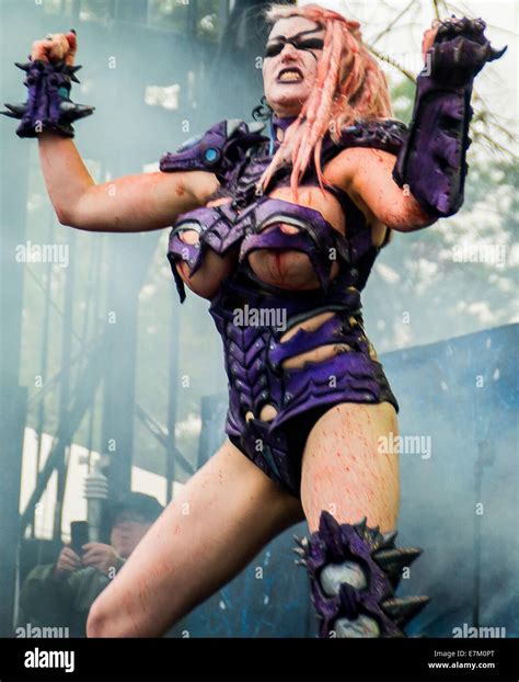 Gwar Woman