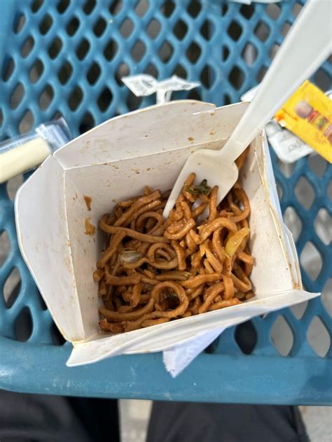 Calories In This Cup Of Chow Mein R Caloriecount