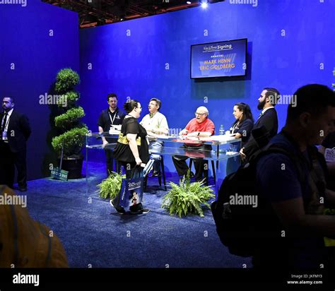 Official Disney Fan Club Hi Res Stock Photography And Images Alamy