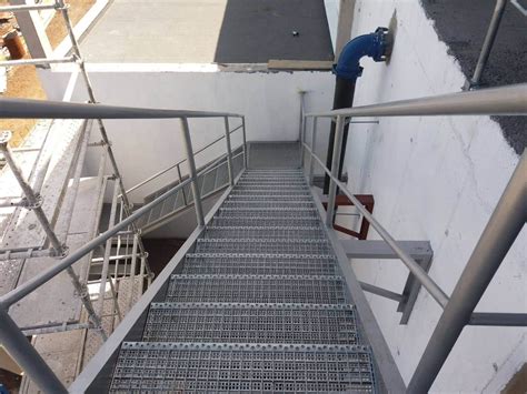 Tipos De Escaleras Metálicas Formas Materiales Normativa Cercasa