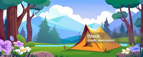 여름 숲 배경 배너에 캠핑 텐트 게임 디자인 아침 시간에 야생화가 있는 초원의 배낭 여행 캠프장 산이 보이는 숲 속의 호수 근처 벡터 만화 일러스트 캠핑에 대한 스톡 벡터