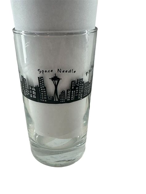 Set Of 2 Fishs Eddy 206 Juice Glasses Seattle Washington Skyline 6 Oz