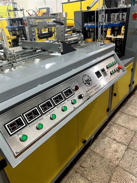 خرید دستگاه تولید لیوان کاغذی