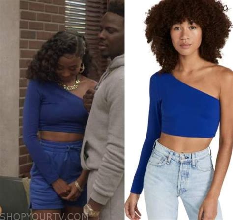 10 Hot Netta Walker Bikini Pics