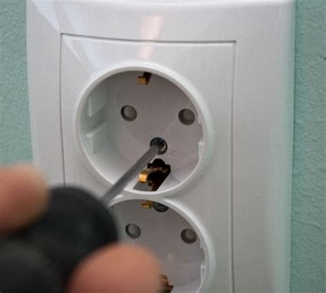 Как поставить розетку в квартире своими руками - hobbihouse.ru