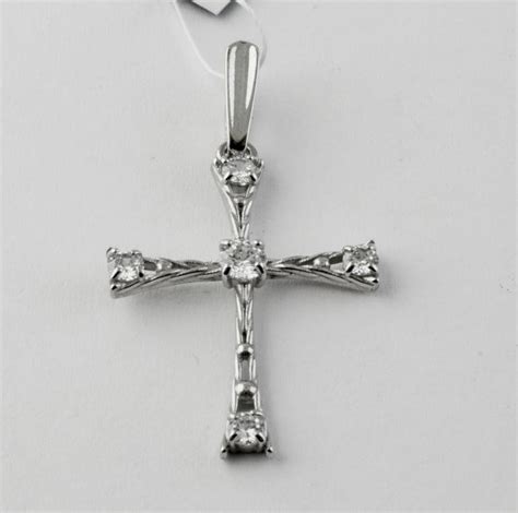 Срібний хрестик з камінням — ціна 300 грн у каталозі Кулони Купити аксесуари за доступною ціною