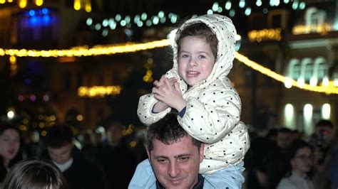 ბათუმის მთავარი ნაძვის ხე აინთო ბათუმის მერია Youtube