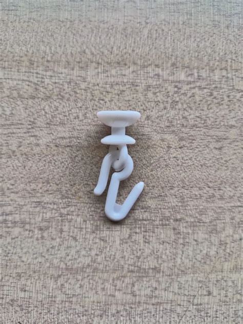 Pvc White Runner Hook At ₹ 2 Piece In Mumbai Id 2854165882033