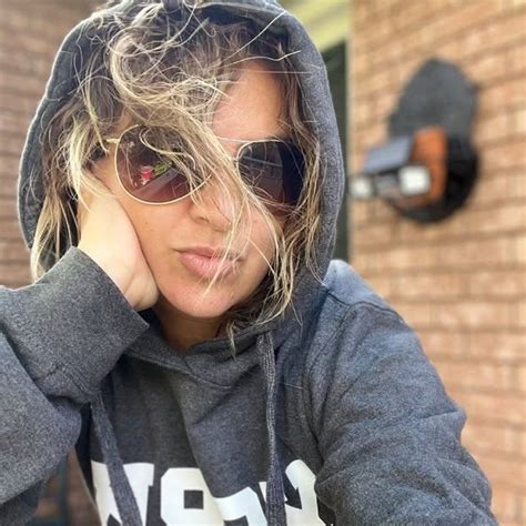 Lara Zaytandzaatar Threads Say More