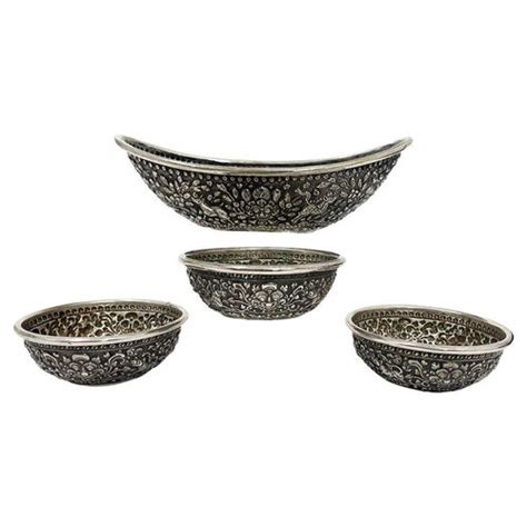 Indonesischer Djokja Korb Und Schalen Mit Tierfiguren 1890 4 Set