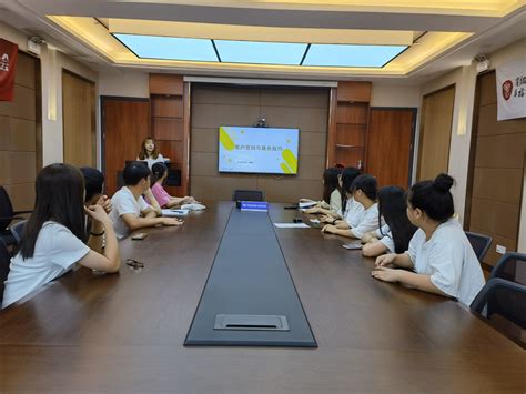 经济学院福鑫星火实践队接受证券专业培训