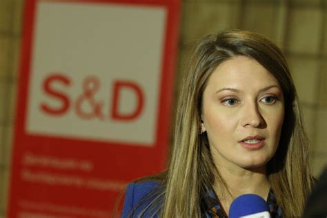 Цветелина Пенкова С влизането в еврозоната вече ще сме на масата на която се взимат решенията