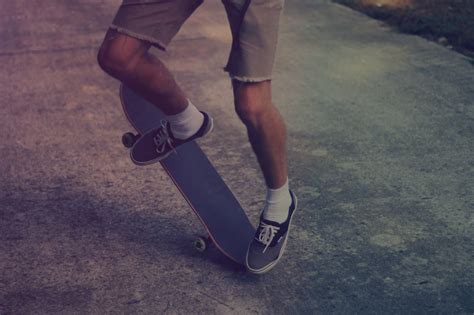 배경 화면 화려한 화이트 양말 사진술 청바지 마른 스케이트 보드 밴 롱 보드 Longboarding 공기 콘크리트 홍어 관절 잭슨 빛 소녀