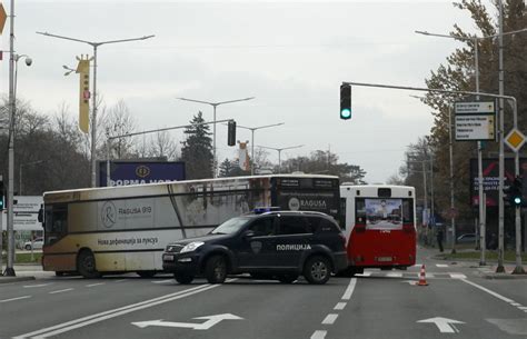 Приватните превозници и утре продолжуваат со блокадата на „Илинденска“ Независен Весник