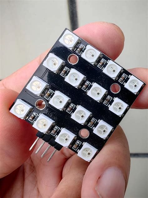 【花雕学编程】arduino动手做（232） 使用esp32 S3 Cam驱动ws2812b的4x4方形16位屏彩虹灯 Makelog造物记