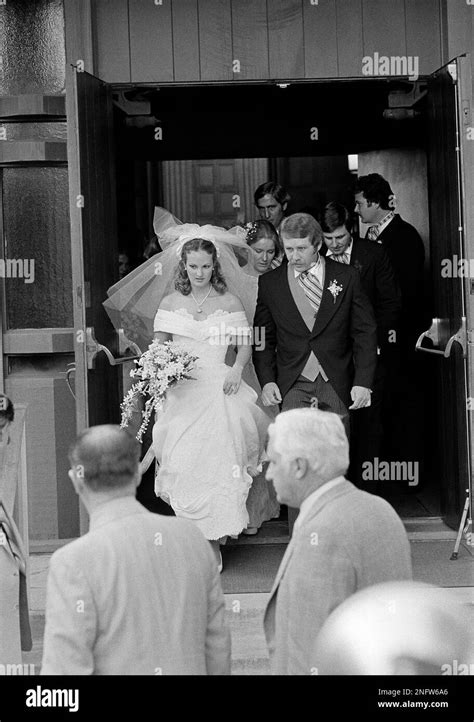 Patricia Patty Hearst And Her Husband Bernard Shaw Leave The Navy