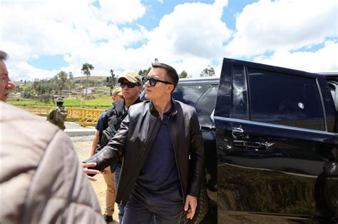 Эквадор улсын Ерөнхийлөгч Даниел Нобоагийн амь насанд халдахыг завджээ