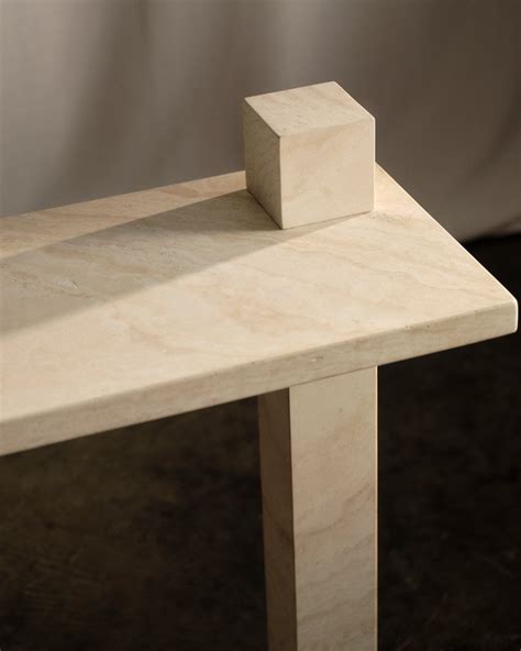 Elevation Console Fform