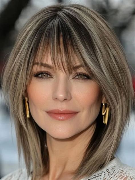 21 Cool Haircuts For Women With Medium Length Hair That Turn Heads